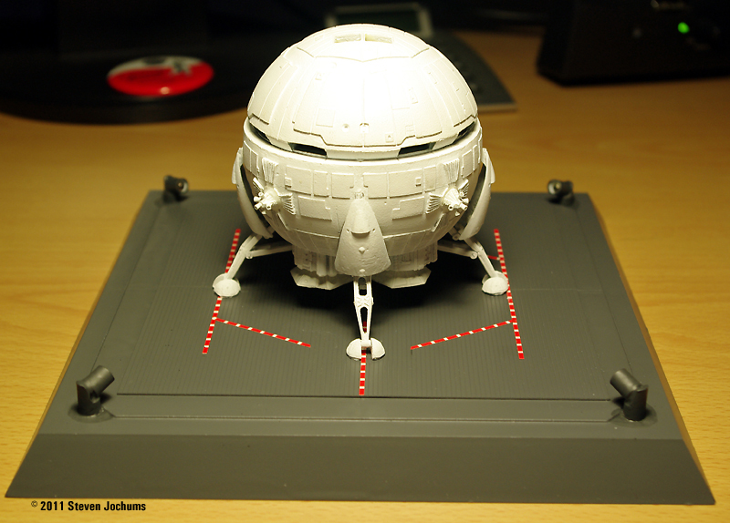 Starship Modeler - Stargazer's 1/144 scale Aries 1B